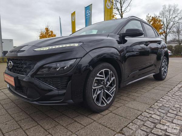 Black Hyundai Kona 2023 in Kaunas, with an engine capacity of 1.00 L and mileage of 11 thousand km for 23945 €, photo 8 on AUTOMOTO.COM.LV