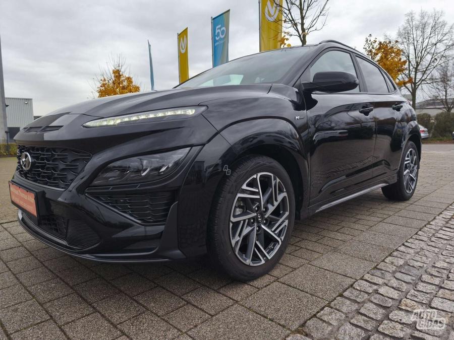 Black Hyundai Kona 2023 in Kaunas, with an engine capacity of 1.00 L and mileage of 11 thousand km for 23945 €, photo 8 on AUTOMOTO.COM.LV