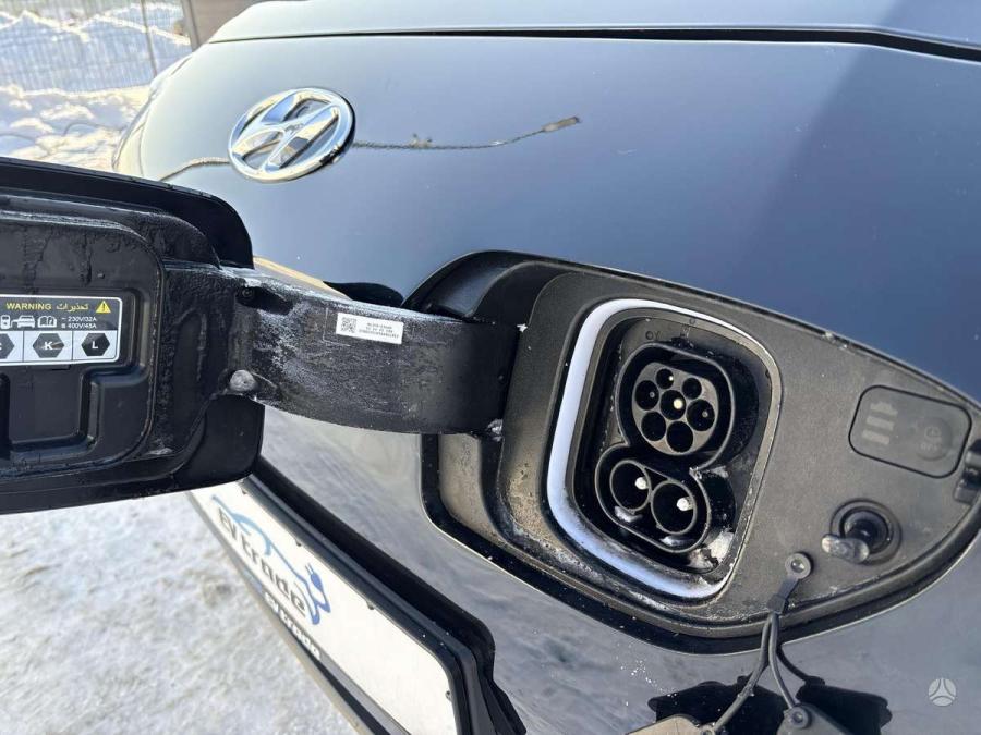 Black Hyundai Kona 2023 in Vilnius, with an engine capacity of 0.00 L and mileage of 44 thousand km for 17300 €, photo 28 on AUTOMOTO.COM.LV