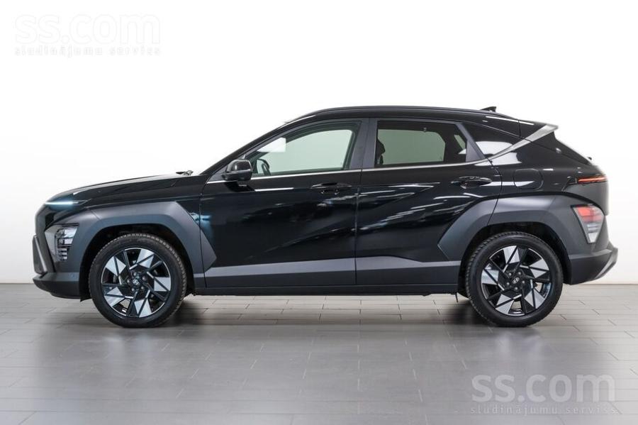 Melns Hyundai Kona 2023 Rīga, ar dzinēja tilpumu 1.60 L un nobraukumu 67 tūkst. km par 22500 €, foto 3 vietnē AUTOMOTO.COM.LV