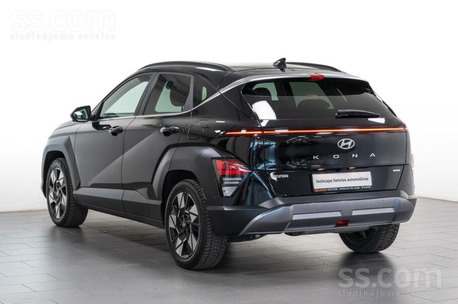 Melns Hyundai Kona 2023 Rīga, ar dzinēja tilpumu 1.60 L un nobraukumu 67 tūkst. km par 22500 €, foto 4 vietnē AUTOMOTO.COM.LV