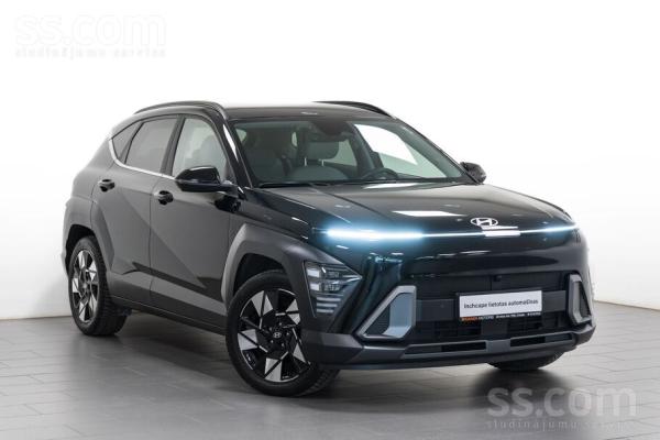Black Hyundai Kona 2023 in Riga, with an engine capacity of 1.60 L and mileage of 67 thousand km for 22500 €, photo 5 on AUTOMOTO.COM.LV