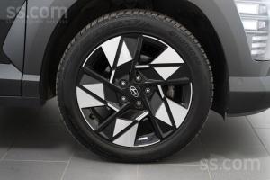 Melns Hyundai Kona 2023 Rīga, ar dzinēja tilpumu 1.60 L un nobraukumu 67 tūkst. km par 22500 €, foto 30 vietnē AUTOMOTO.COM.LV