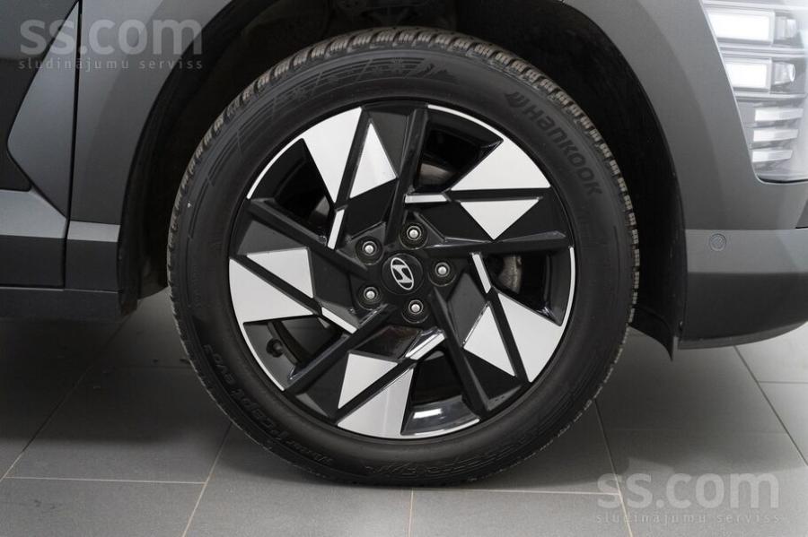 Melns Hyundai Kona 2023 Rīga, ar dzinēja tilpumu 1.60 L un nobraukumu 67 tūkst. km par 22500 €, foto 30 vietnē AUTOMOTO.COM.LV