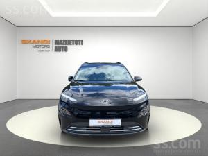 Melns Hyundai Kona 2023 Rīga, ar dzinēja tilpumu 1.00 L un nobraukumu 21 tūkst. km par 20990 €, foto 3 vietnē AUTOMOTO.COM.LV