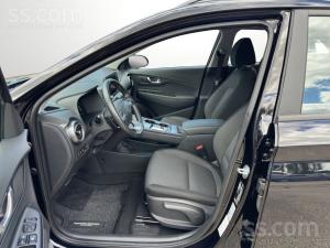 Melns Hyundai Kona 2023 Rīga, ar dzinēja tilpumu 1.00 L un nobraukumu 21 tūkst. km par 20990 €, foto 10 vietnē AUTOMOTO.COM.LV
