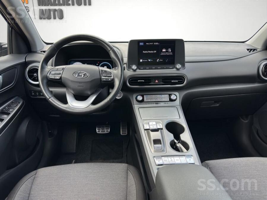 Melns Hyundai Kona 2023 Rīga, ar dzinēja tilpumu 1.00 L un nobraukumu 21 tūkst. km par 20990 €, foto 15 vietnē AUTOMOTO.COM.LV