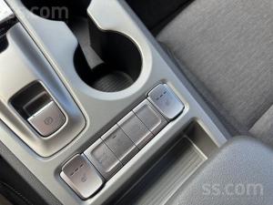 Melns Hyundai Kona 2023 Rīga, ar dzinēja tilpumu 1.00 L un nobraukumu 21 tūkst. km par 20990 €, foto 17 vietnē AUTOMOTO.COM.LV