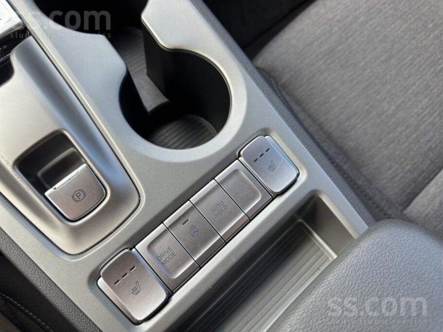 Melns Hyundai Kona 2023 Rīga, ar dzinēja tilpumu 1.00 L un nobraukumu 21 tūkst. km par 20990 €, foto 17 vietnē AUTOMOTO.COM.LV