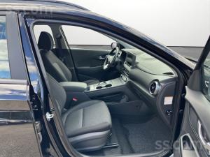 Melns Hyundai Kona 2023 Rīga, ar dzinēja tilpumu 1.00 L un nobraukumu 21 tūkst. km par 20990 €, foto 18 vietnē AUTOMOTO.COM.LV