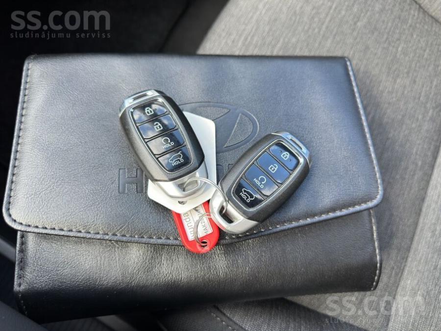 Melns Hyundai Kona 2023 Rīga, ar dzinēja tilpumu 1.00 L un nobraukumu 21 tūkst. km par 20990 €, foto 21 vietnē AUTOMOTO.COM.LV