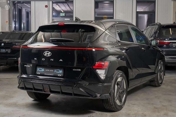 Black Hyundai Kona 2024 in Kaunas, with an engine capacity of 0.00 L and mileage of 17 thousand km for 34950 €, photo 7 on AUTOMOTO.COM.LV