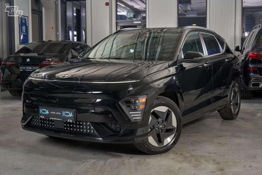 Black Hyundai Kona 2024 in Marijampole, with an engine capacity of 0.00 L and mileage of 17 thousand km for 34950 €, photo 3 on AUTOMOTO.COM.LV