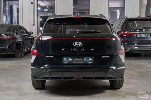 Black Hyundai Kona 2024 in Marijampole, with an engine capacity of 0.00 L and mileage of 17 thousand km for 34950 €, photo 6 on AUTOMOTO.COM.LV