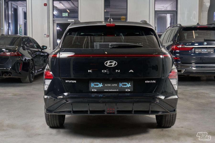Black Hyundai Kona 2024 in Marijampole, with an engine capacity of 0.00 L and mileage of 17 thousand km for 34950 €, photo 6 on AUTOMOTO.COM.LV