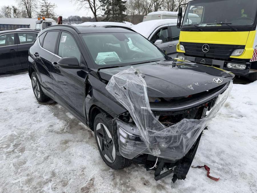 Black Hyundai Kona 2024 in Kaunas, with an engine capacity of 0.00 L and mileage of 21 thousand km for 10900 €, photo 6 on AUTOMOTO.COM.LV