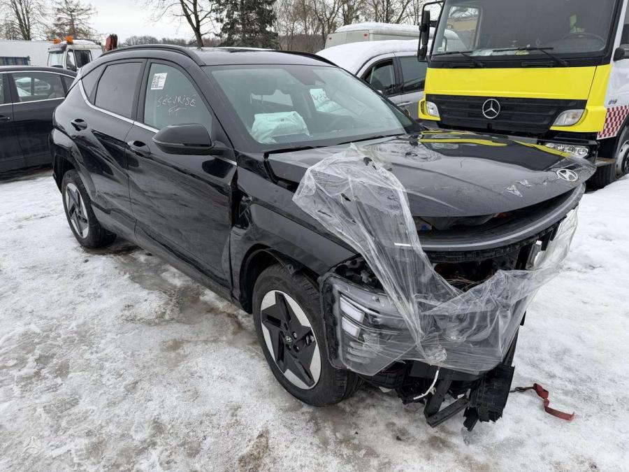 Black Hyundai Kona 2024 in Kaunas, with an engine capacity of 0.00 L and mileage of 21 thousand km for 10900 €, photo 7 on AUTOMOTO.COM.LV
