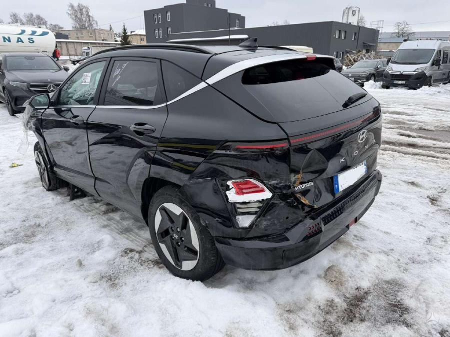 Black Hyundai Kona 2024 in Kaunas, with an engine capacity of 0.00 L and mileage of 21 thousand km for 10900 €, photo 9 on AUTOMOTO.COM.LV