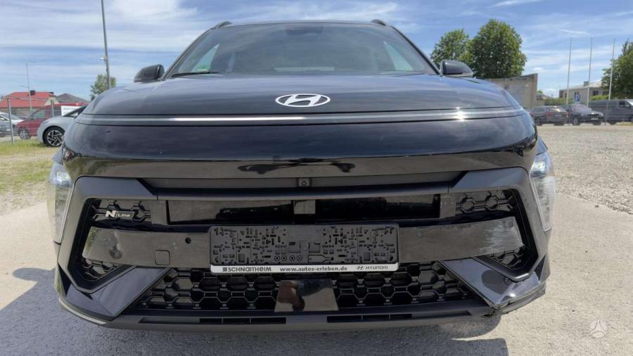 Black Hyundai Kona 2024 in Siauliai, with an engine capacity of 1.58 L and mileage of 41 thousand km for 19400 €, photo 3 on AUTOMOTO.COM.LV