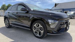 Black Hyundai Kona 2024 in Siauliai, with an engine capacity of 1.58 L and mileage of 41 thousand km for 19400 €, photo 4 on AUTOMOTO.COM.LV