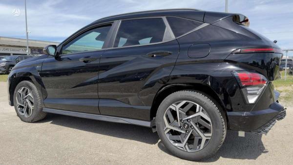 Melns Hyundai Kona 2024 Šauļi, ar dzinēja tilpumu 1.58 L un nobraukumu 41 tūkst. km par 19400 €, foto 6 vietnē AUTOMOTO.COM.LV