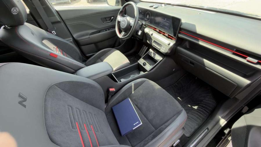 Black Hyundai Kona 2024 in Siauliai, with an engine capacity of 1.58 L and mileage of 41 thousand km for 19400 €, photo 12 on AUTOMOTO.COM.LV