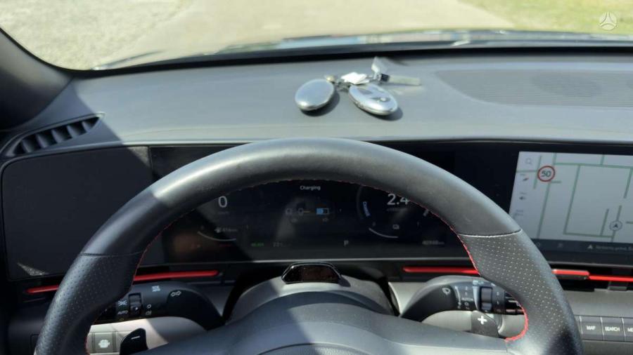 Black Hyundai Kona 2024 in Siauliai, with an engine capacity of 1.58 L and mileage of 41 thousand km for 19400 €, photo 17 on AUTOMOTO.COM.LV