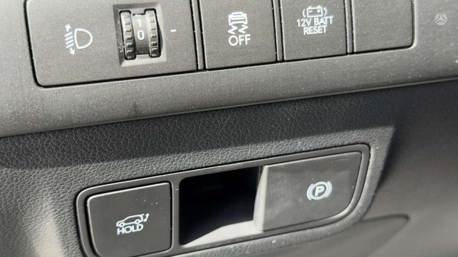 Black Hyundai Kona 2024 in Siauliai, with an engine capacity of 1.58 L and mileage of 41 thousand km for 19400 €, photo 28 on AUTOMOTO.COM.LV