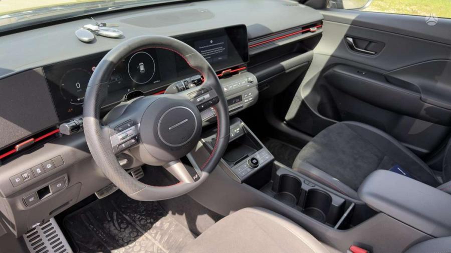 Melns Hyundai Kona 2024 Šauļi, ar dzinēja tilpumu 1.58 L un nobraukumu 41 tūkst. km par 19400 €, foto 14 vietnē AUTOMOTO.COM.LV
