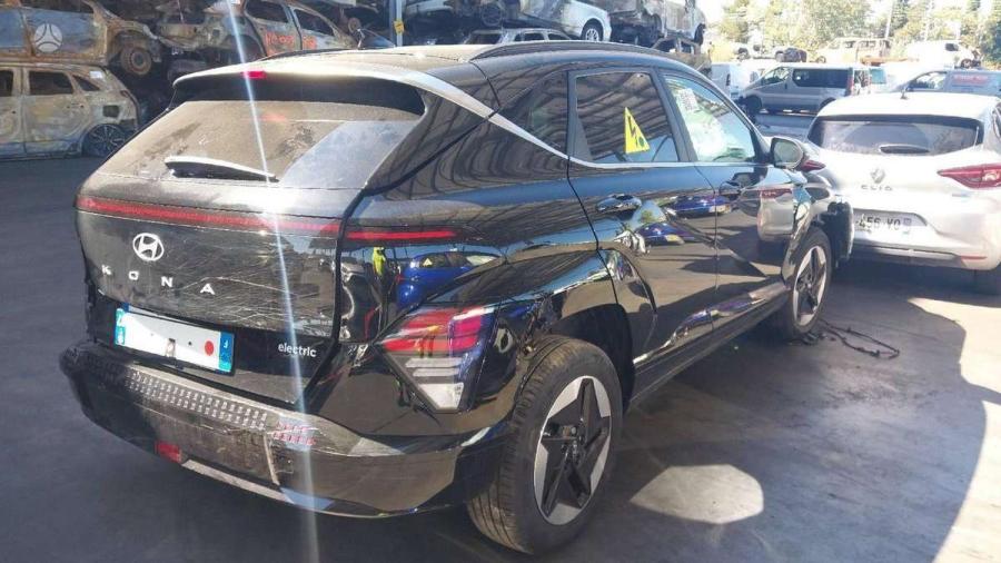 Melns Hyundai Kona 2024 Kauņa, ar dzinēja tilpumu 0.00 L un nobraukumu 20 tūkst. km par 8200 €, foto 1 vietnē AUTOMOTO.COM.LV