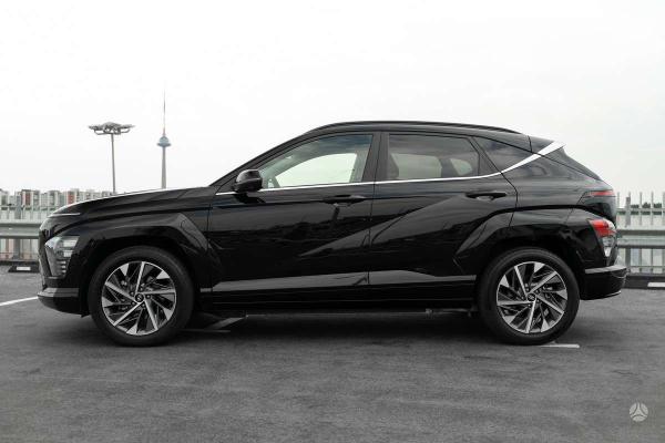 Black Hyundai Kona 2025 in Vilnius, with an engine capacity of 0.00 L and mileage of 5 thousand km for 32000 €, photo 4 on AUTOMOTO.COM.LV