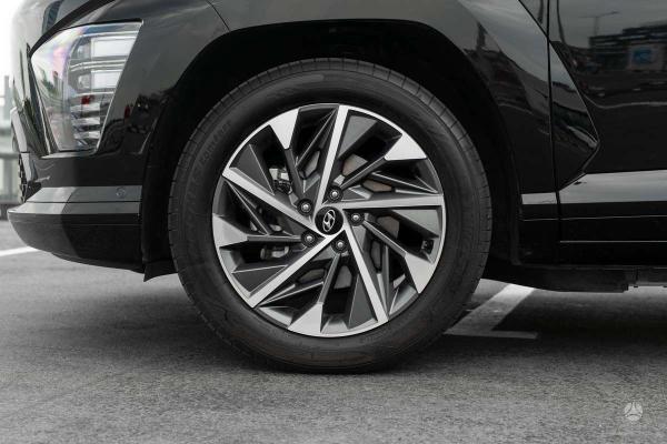 Black Hyundai Kona 2025 in Vilnius, with an engine capacity of 0.00 L and mileage of 5 thousand km for 32000 €, photo 9 on AUTOMOTO.COM.LV