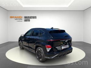 Black Hyundai Kona 2026 in Riga, with an engine capacity of 0.00 L and mileage of 0 thousand km for 43990 €, photo 5 on AUTOMOTO.COM.LV