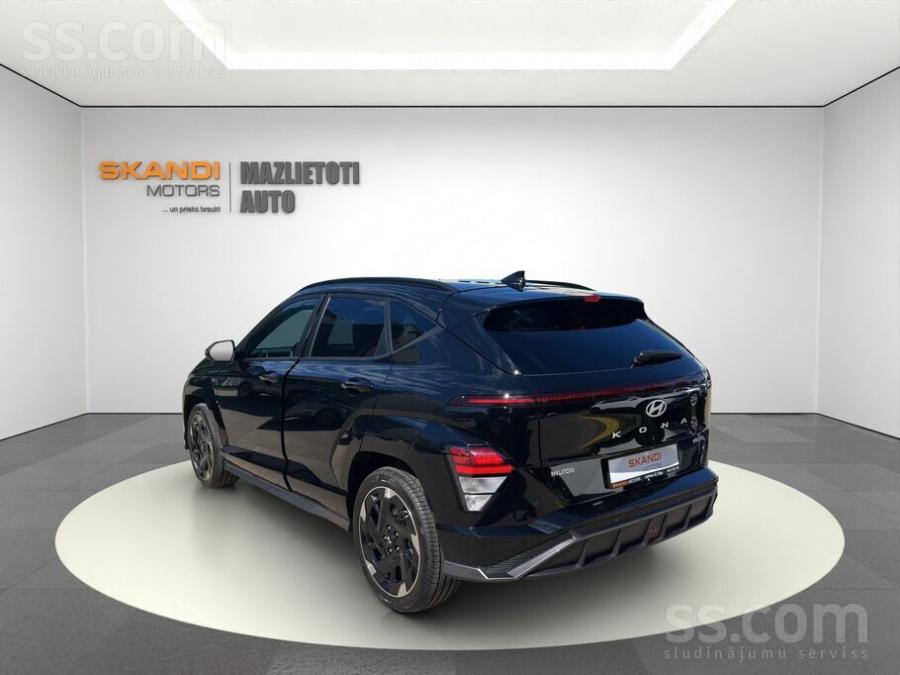 Black Hyundai Kona 2026 in Riga, with an engine capacity of 0.00 L and mileage of 0 thousand km for 43990 €, photo 5 on AUTOMOTO.COM.LV