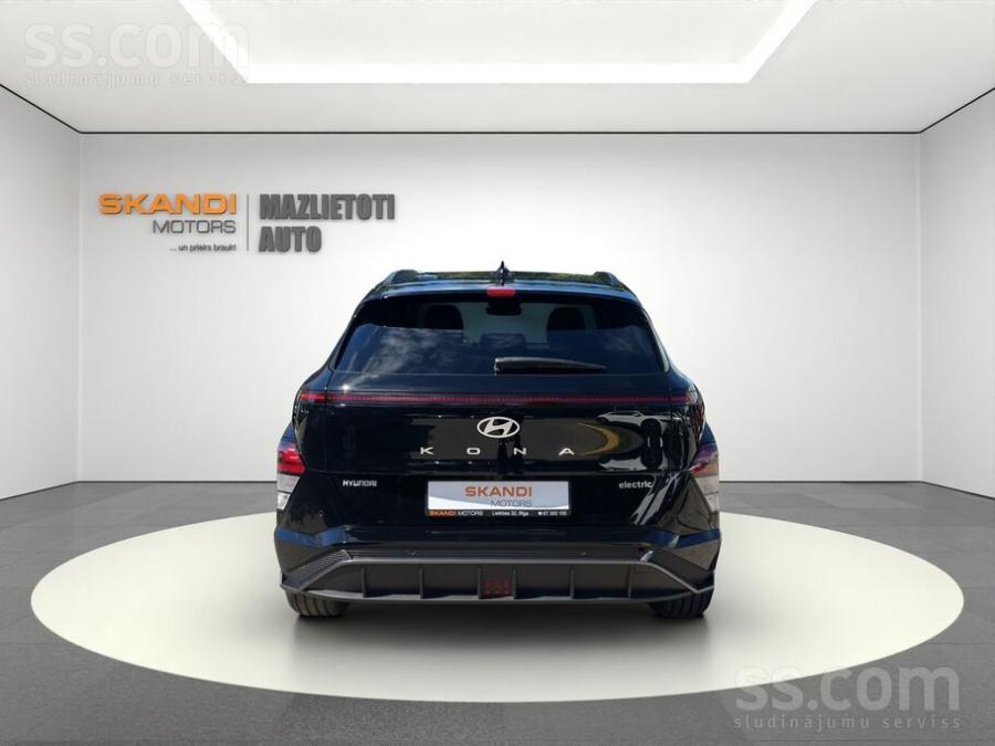 Black Hyundai Kona 2026 in Riga, with an engine capacity of 0.00 L and mileage of 0 thousand km for 43990 €, photo 6 on AUTOMOTO.COM.LV