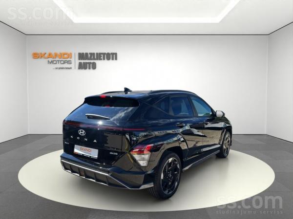 Black Hyundai Kona 2026 in Riga, with an engine capacity of 0.00 L and mileage of 0 thousand km for 43990 €, photo 6 on AUTOMOTO.COM.LV