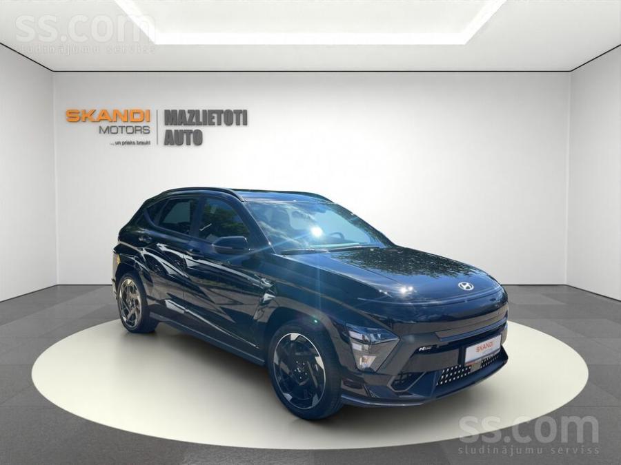 Black Hyundai Kona 2026 in Riga, with an engine capacity of 0.00 L and mileage of 0 thousand km for 43990 €, photo 9 on AUTOMOTO.COM.LV