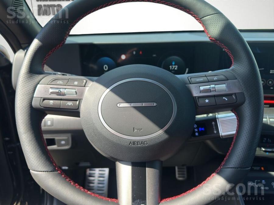 Black Hyundai Kona 2026 in Riga, with an engine capacity of 0.00 L and mileage of 0 thousand km for 43990 €, photo 11 on AUTOMOTO.COM.LV
