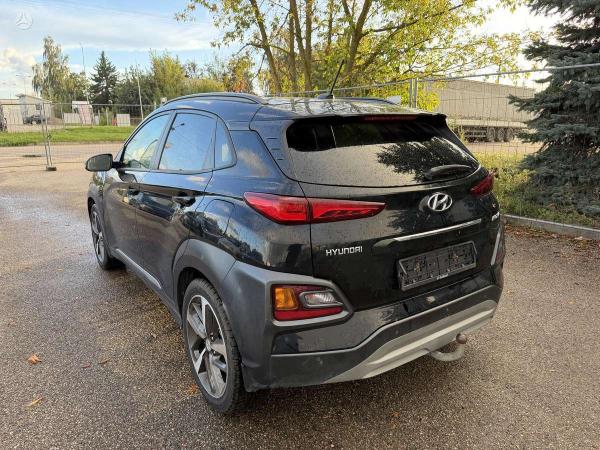 Black Hyundai Kona 2018 in Marijampole, with an engine capacity of 1.00 L and mileage of 216 thousand km for 7350 €, photo 7 on AUTOMOTO.COM.LV
