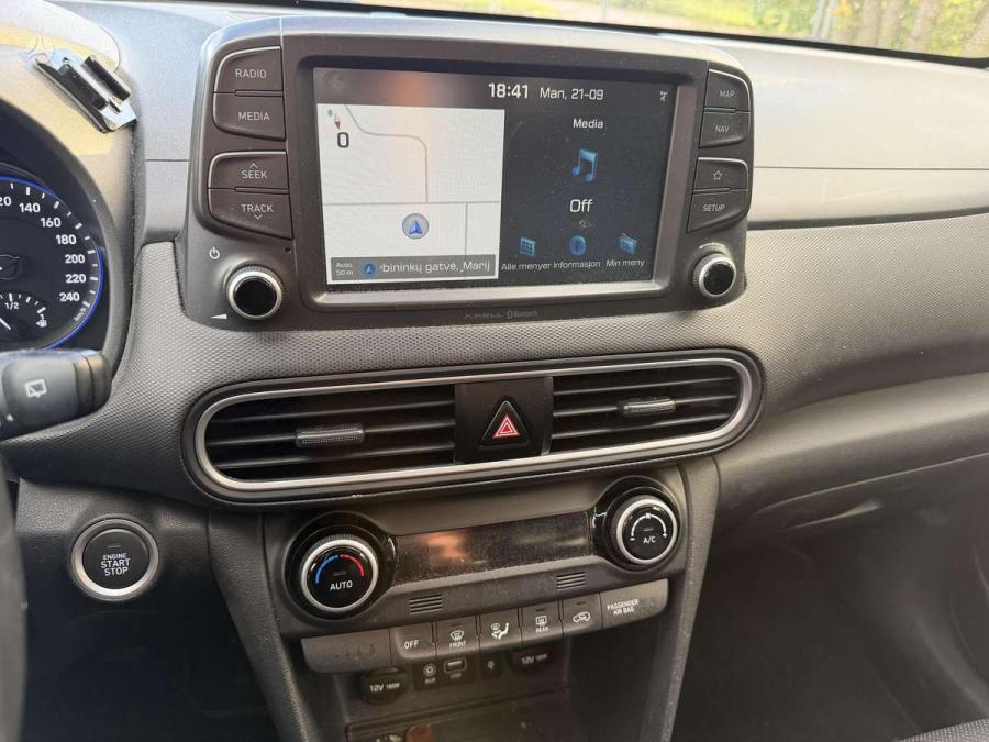 Melns Hyundai Kona 2018 Marijampole, ar dzinēja tilpumu 1.00 L un nobraukumu 216 tūkst. km par 7350 €, foto 15 vietnē AUTOMOTO.COM.LV