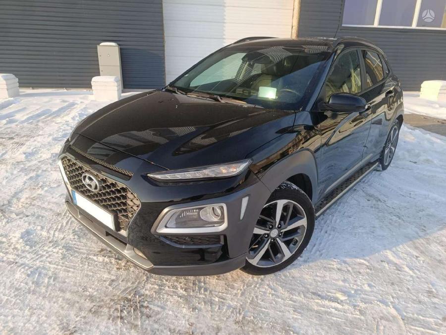 Black Hyundai Kona 2019 in Taurage, with an engine capacity of 1.00 L and mileage of 122 thousand km for 9799 €, photo 3 on AUTOMOTO.COM.LV