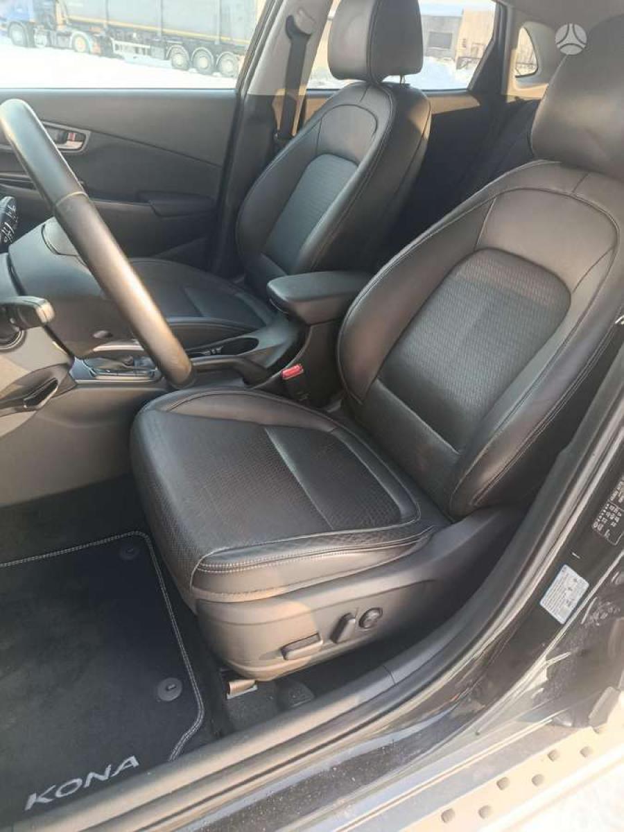 Black Hyundai Kona 2019 in Taurage, with an engine capacity of 1.00 L and mileage of 122 thousand km for 9799 €, photo 20 on AUTOMOTO.COM.LV
