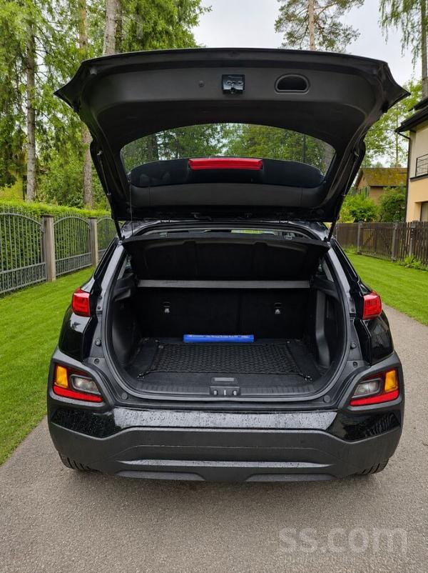 Black Hyundai Kona 2019 in Jurmala, with an engine capacity of 1.60 L and mileage of 142 thousand km for 13500 €, photo 5 on AUTOMOTO.COM.LV