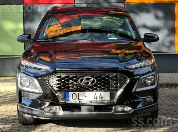 Black Hyundai Kona 2019 in Riga, with an engine capacity of 1.00 L and mileage of 193 thousand km for 10300 €, photo 3 on AUTOMOTO.COM.LV