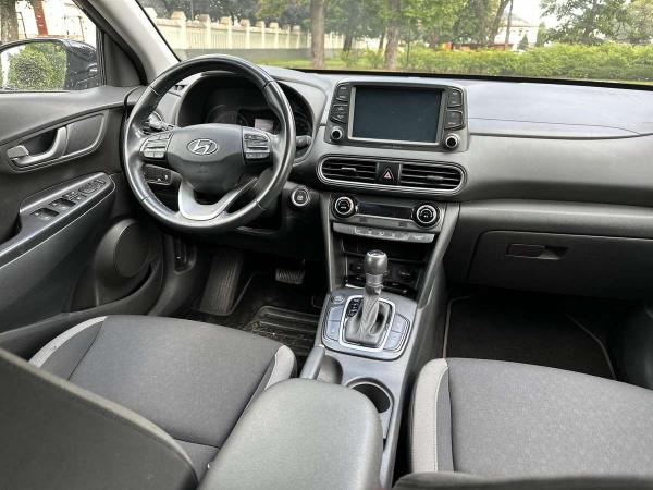 Black Hyundai Kona 2020 in Taurage, with an engine capacity of 1.60 L and mileage of 108 thousand km for 12300 €, photo 8 on AUTOMOTO.COM.LV
