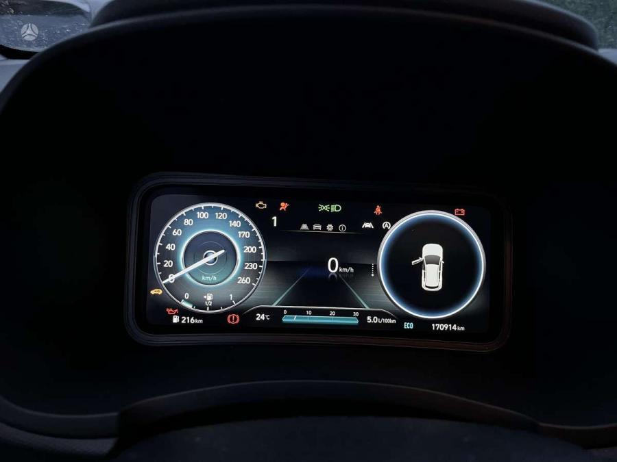 Black Hyundai Kona 2021 in Taurage, with an engine capacity of 1.60 L and mileage of 170 thousand km for 10200 €, photo 7 on AUTOMOTO.COM.LV