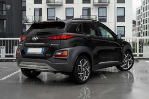 Melns Hyundai Kona 2021 Viļņa, ar dzinēja tilpumu 1.60 L un nobraukumu 84 tūkst. km par 15900 €, foto 3 vietnē AUTOMOTO.COM.LV