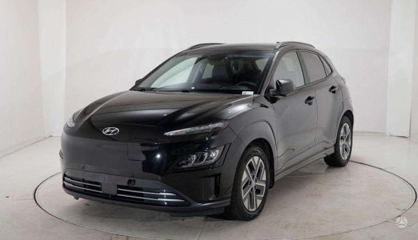 Black Hyundai Kona 2022 in Vilnius, with an engine capacity of 0.00 L and mileage of 133 thousand km for 16950 €, photo 1 on AUTOMOTO.COM.LV