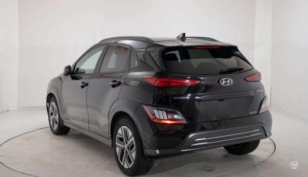 Black Hyundai Kona 2022 in Vilnius, with an engine capacity of 0.00 L and mileage of 133 thousand km for 16950 €, photo 4 on AUTOMOTO.COM.LV
