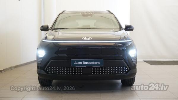 Black Hyundai Kona 2023 in Tallinn, with an engine capacity of 0.00 L and mileage of 32 thousand km for 33900 €, photo 3 on AUTOMOTO.COM.LV